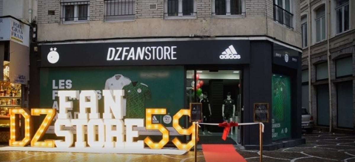 Une boutique officielle de l'équipe d’Algérie fait un carton en France