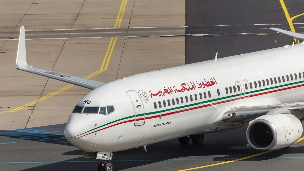 Un avion de la Royal Air Maroc percute une passerelle mobile à l ...